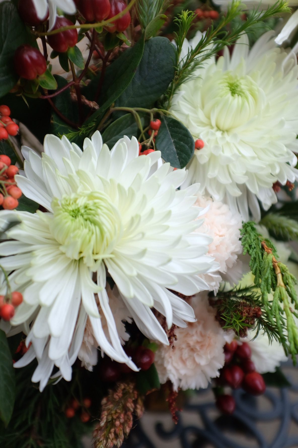 December Bouquet of the Month – Joli Jardin